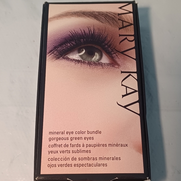 Mary Kay | Makeup | Mary Kay Mineral Eye Color Trio Gorgeous Green Eyes ...